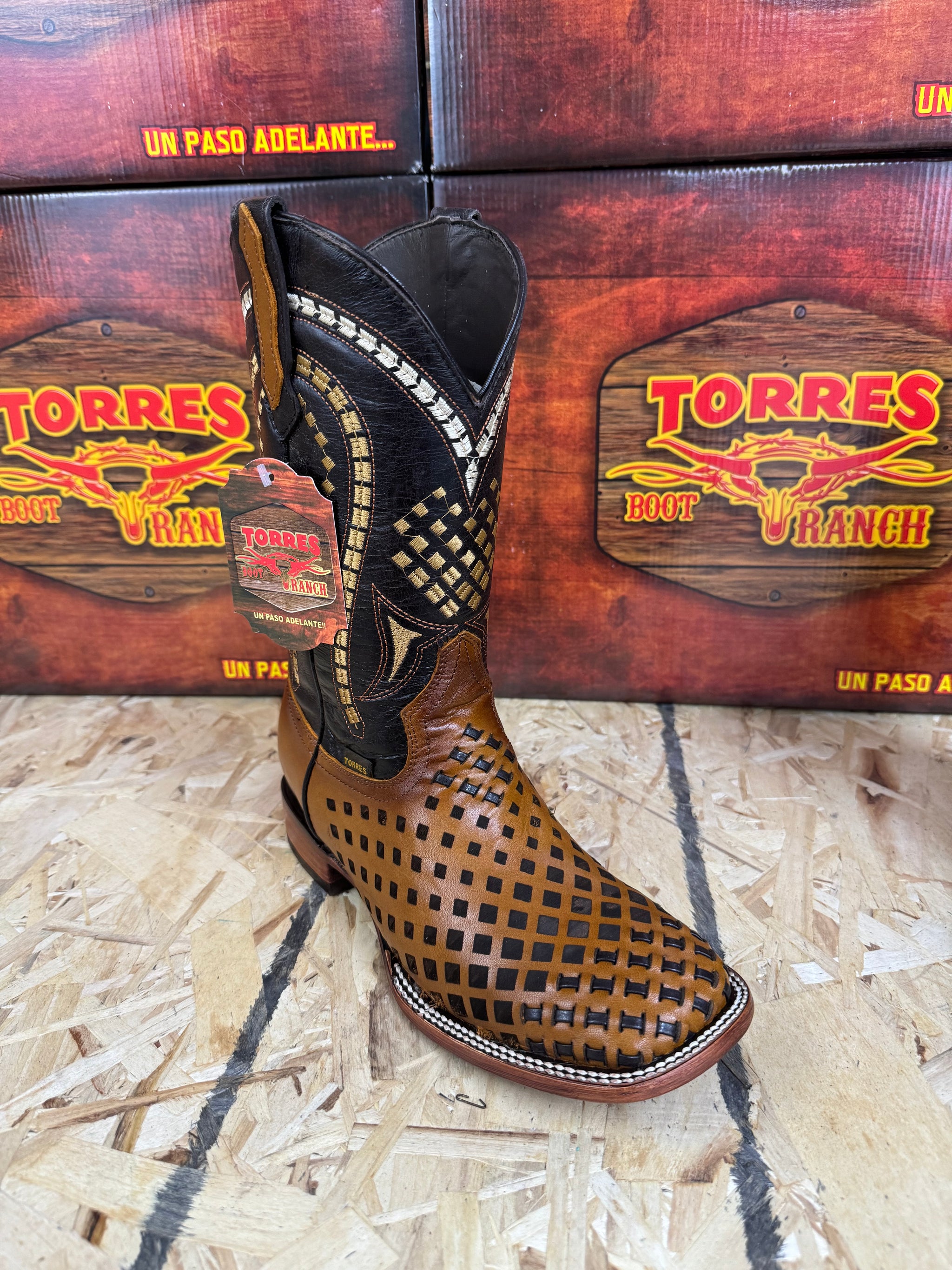 ENGRAVED MIEL LEATHER TORRES BOOT